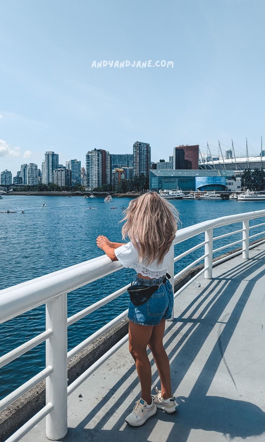 What To Wear in Vancouver in June (9 Days Of Outfit Inspo)