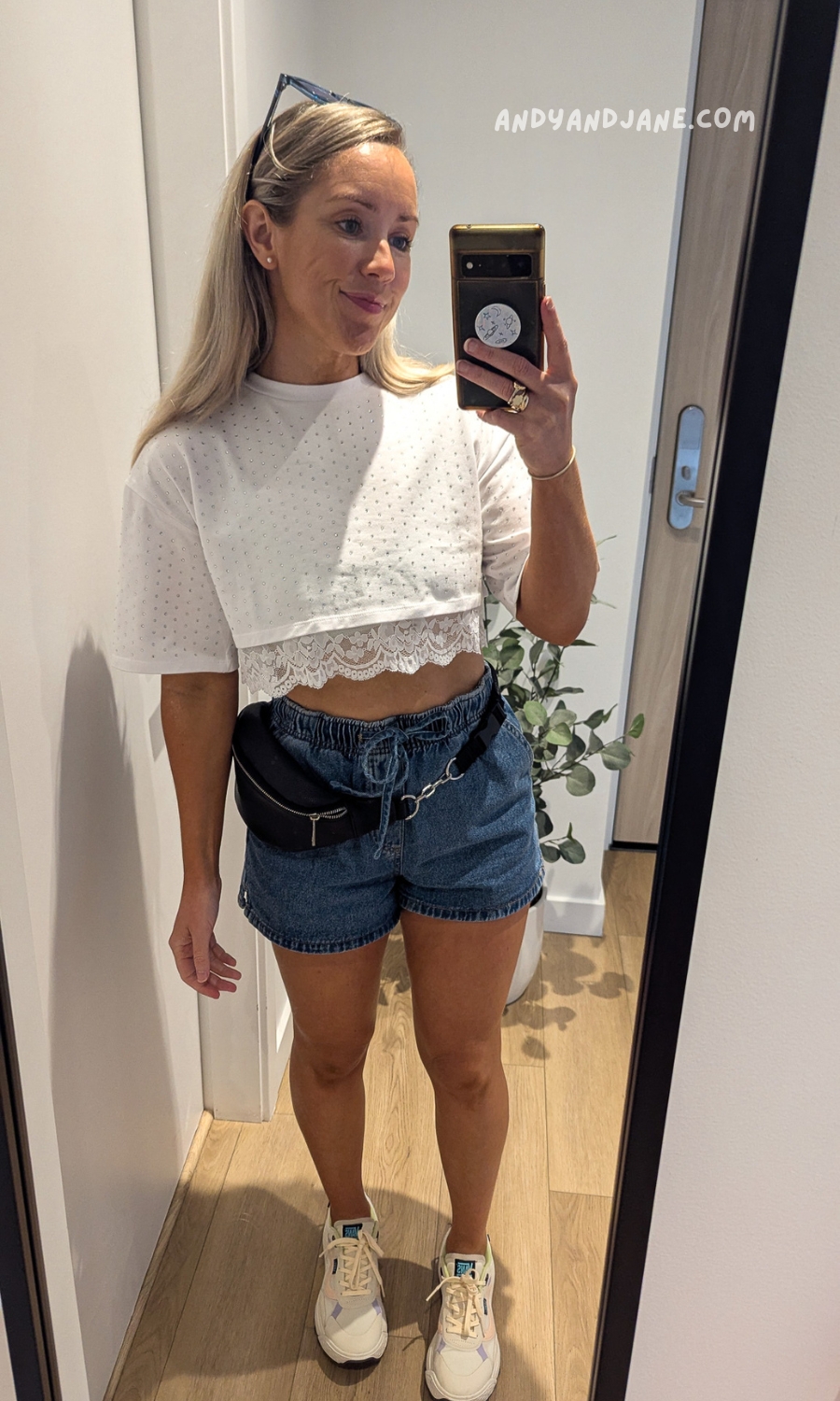 What To Wear in Vancouver in June (9 Days Of Outfit Inspo)