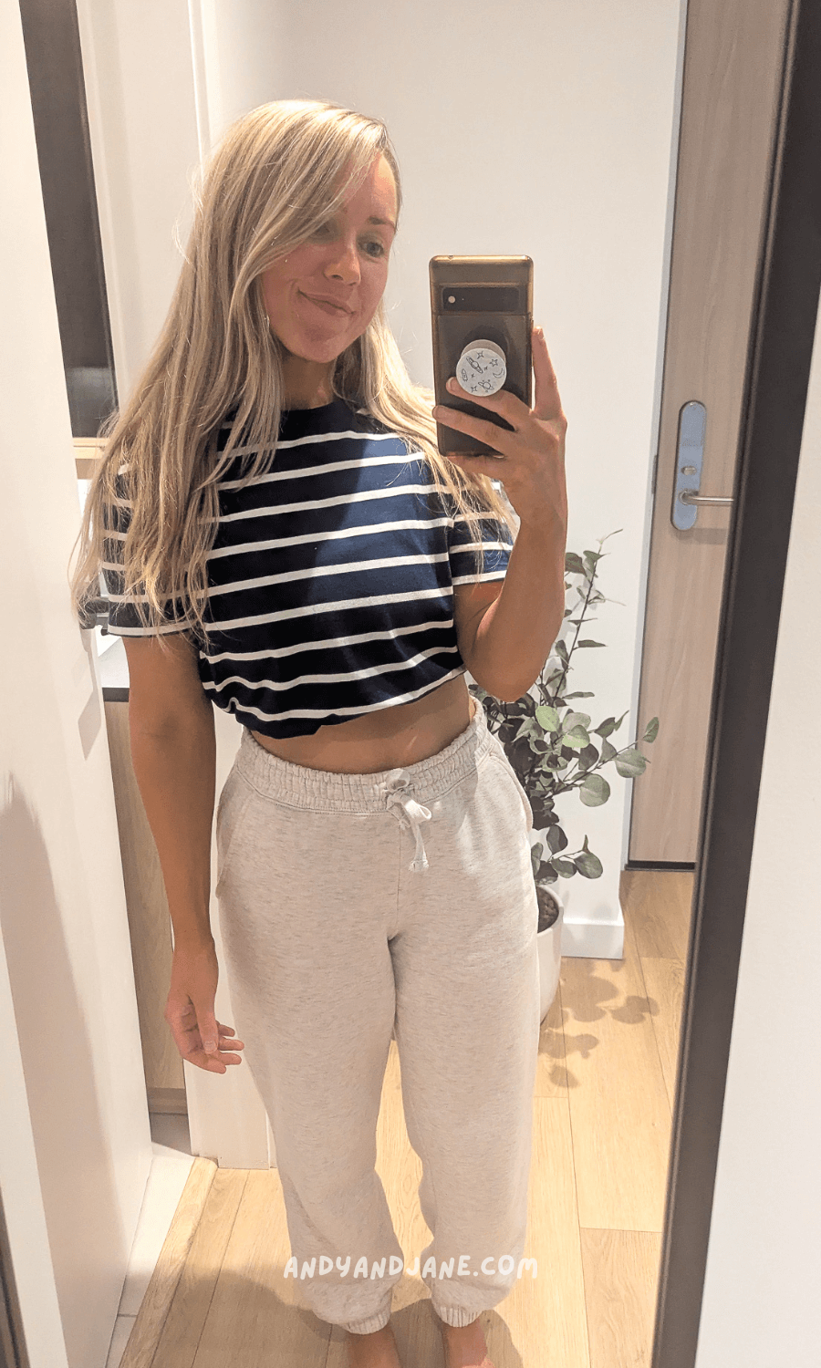 What To Wear in Vancouver in June (9 Days Of Outfit Inspo)